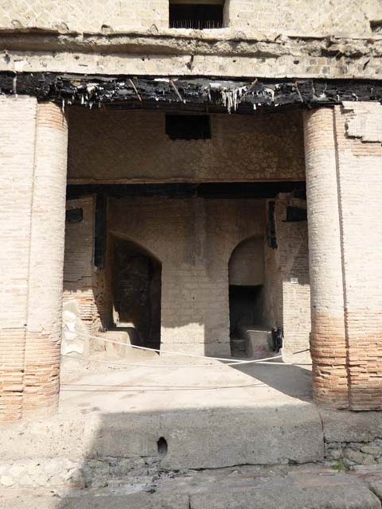Decumanus Maximus, Herculaneum, September 2015. Building on north side ...
